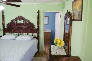 Little Shaw Park Guest House (Saint Ann, Ocho Rios), otel  Ocho Rios'tan