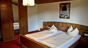 T3 Gasthof Spullersee (Arlbergstraße 103), otel  Vorarlberg'den