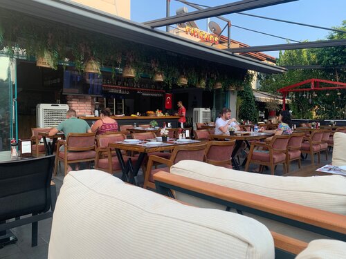 Friends restaurant store