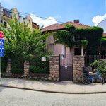 Ассоциация Ладья (Ulica Milana Petrovića No:3), göçmen büroları  Novi Sad'dan