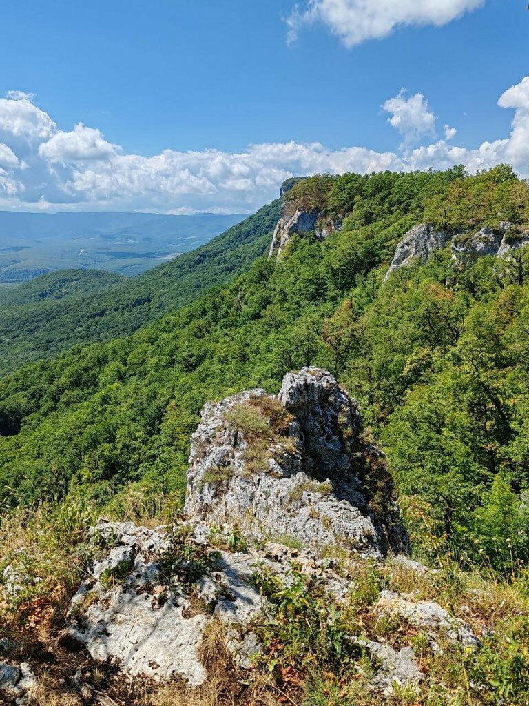Seyir terası Можжевеловые скалы, Adıge Cumhuriyeti, foto