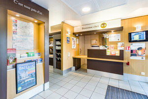 B-b Hotel Tours Sud - Joue Les Tours (Centre-Val de Loire, Eure-et-Loir, Châteauneuf-en-Thymerais, Boulevard Jean Jaurès), otel