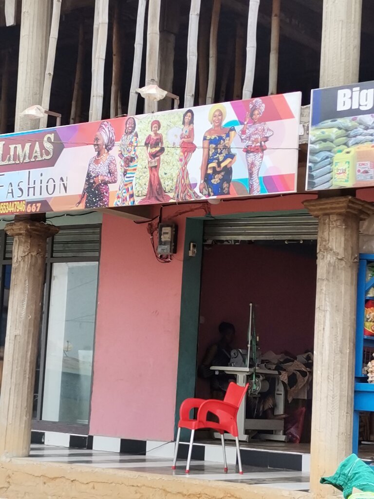 Moda evleri Halimas Fashion, Kumasi, foto