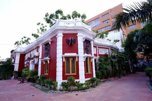 The Heritage Hotel (State of Uttar Pradesh, Lucknow, Red Line, Charbagh metro station), otel  Lakhnau'dan