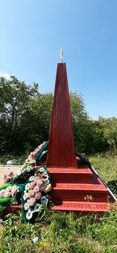 Anıt, heykel Обелиск воинам-землякам, погибшим в годы Великой Отечественной войны, Novosibirskaya oblastı, foto