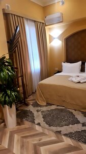 Twins (Bozbazar street No:73, Tashkent), otel  Taşkent'ten