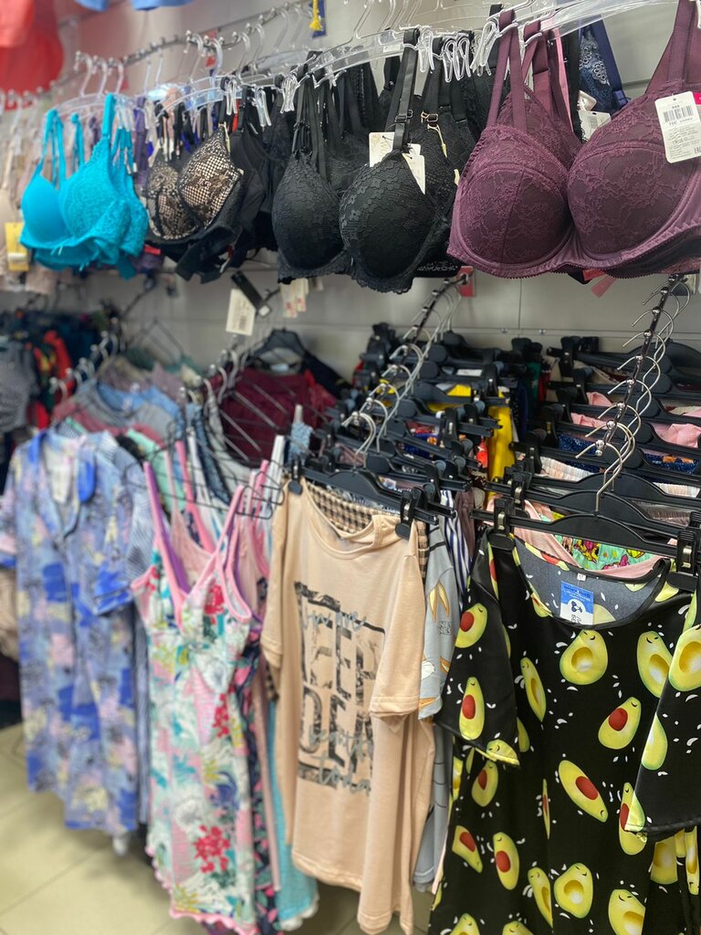 Giyim mağazası Lavka belya, Saint‑Petersburg, foto