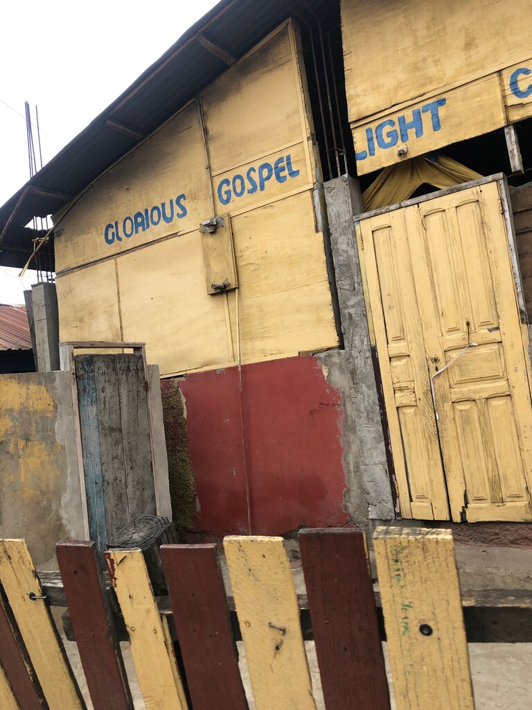 Ortaokul Glorious gospel light chapel, Dünya, foto