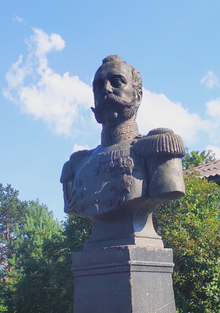 Anıt, heykel Памятник императору Александру II, Saint‑Petersburg ve Leningradskaya oblastı, foto