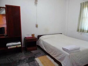 Heuan Lao Guesthouse (Vientiane Prefecture, Sisattanak District), otel  Vientiane'den