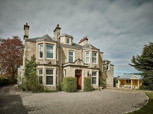 Tali Ayer (Scotland, Highland, Nairn, Cawdor Road), otel