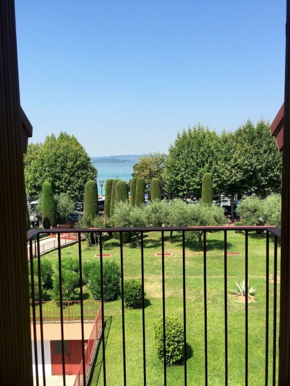 Kısa süreli konaklama Bright Apartments Sirmione - Marconi Lake View, Sirmione, foto