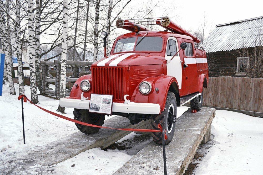 Teknoloji anıtı Пожарная автоцистерна ГАЗ-63 ПМГ-19, Kirovskaya oblastı, foto