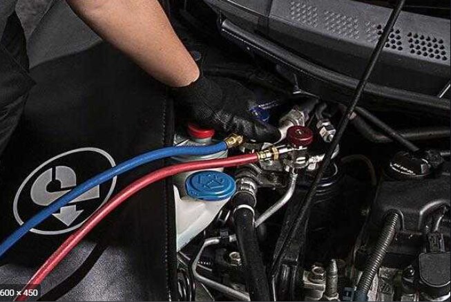 Jant ve lastikçiler TyreTech di Mameli e Russino, Sardunya, foto