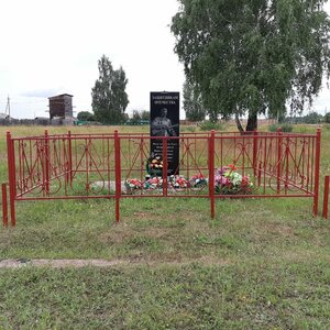 Защитникам Отечества (Irkutsk Region, Bratskiy rayon, Klyuchi-Bulakskoye munitsipalnoye obrazovaniye, derevnya Kumeyka, Shkolnaya ulitsa), anıt, heykel  İrkutskaya oblastından