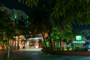 Holiday Inn Ciudad del Carmen (Calle Benito Juárez No:22, Colima City), otel  Ciudad del Carmen'den