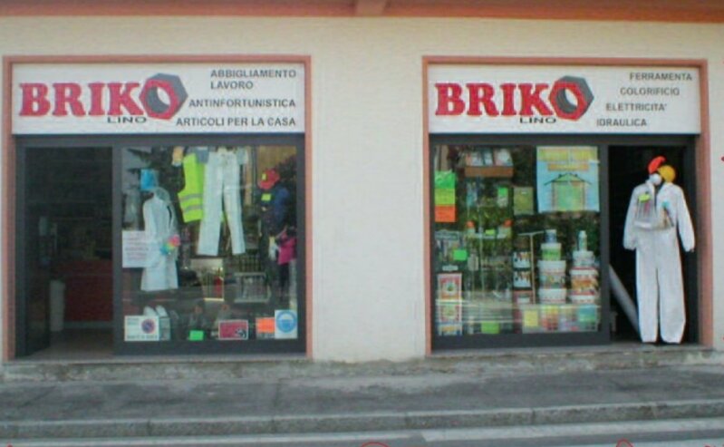 Giyim mağazası Brikolino, Lombardiya, foto