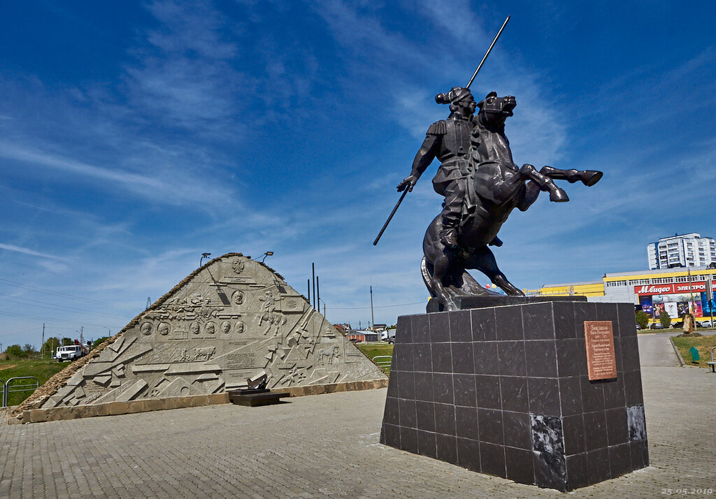 Anıt, heykel Я.П. Бакланов, Volgodonsk, foto
