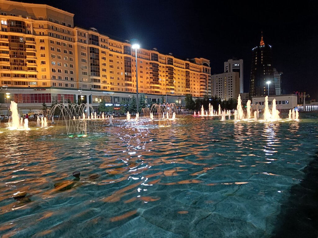 Çeşme Dynamic Singing Fountain, Astana, foto