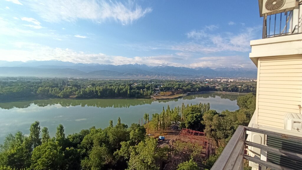 Konut blokları Raduzhny Bereg, Almatı, foto