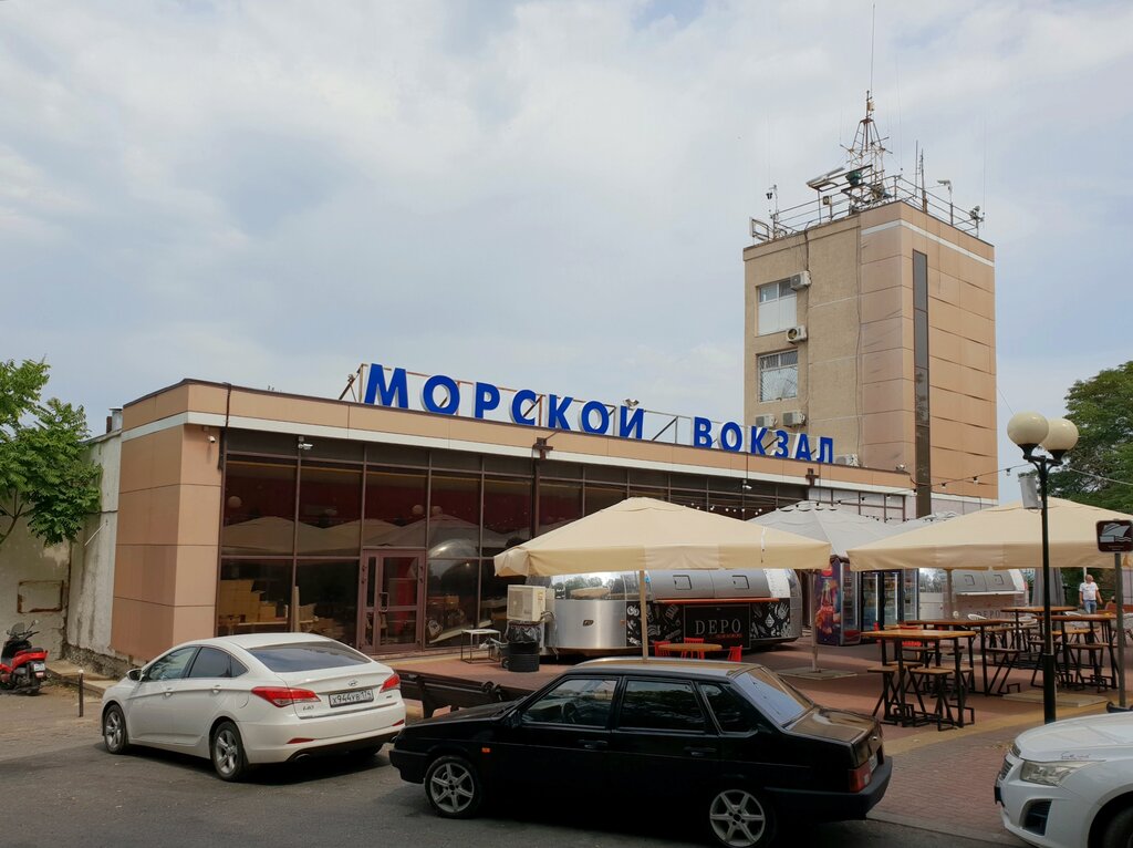 Deniz ve nehir iskeleleri Chernomorskiye skorostnyye linii, Anapa, foto