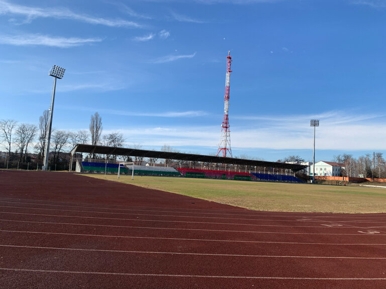 Stadyum Центральный стадион имени Рашида Аушева, Nazran, foto