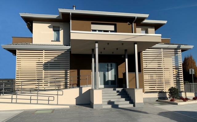 Cenaze gereçleri firmaları Casa del Commiato Pedrini - Onoranze e Pompe Funebri, Lombardiya, foto
