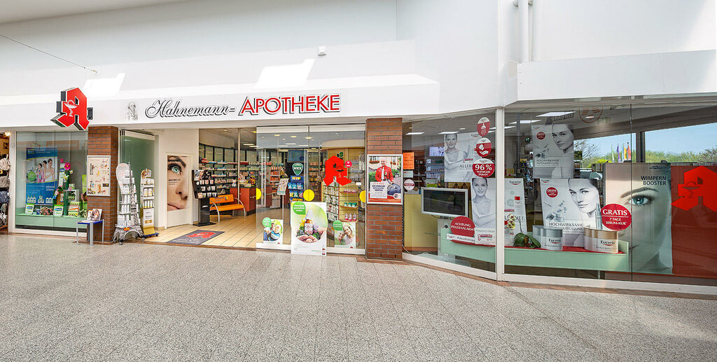 Eczaneler Hahnemann-Apotheke im Pep Torgau, Saksonya, foto