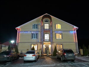 Риони (ulitsa Sosnovy Bor No:1А, selo Kovarditsy), otel  Vladimirskaya oblastından