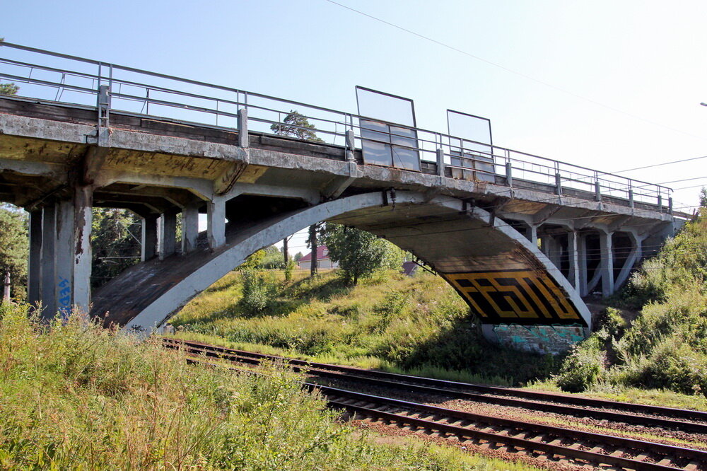 Turistik yerler Путепровод Ораниенбаумской электрической линии, Lomonosov, foto