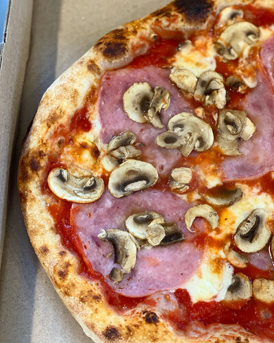 Stefanos pizza store