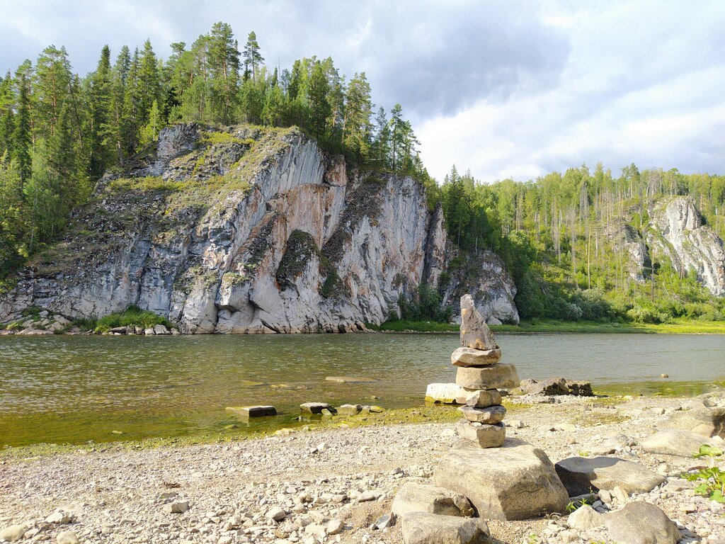 Dağ zirvesi Скала Камень-Падун, Permski krayı, foto