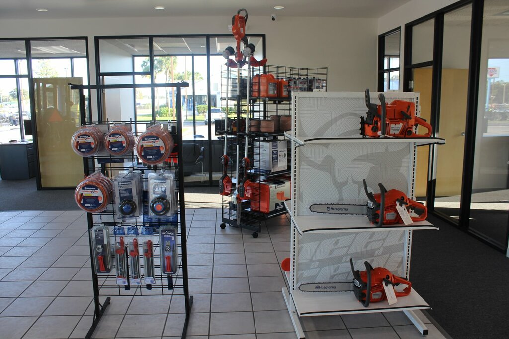 Bahçe ekipmanları ve teknolojileri Love Power Equipment, Florida Eyaleti, foto