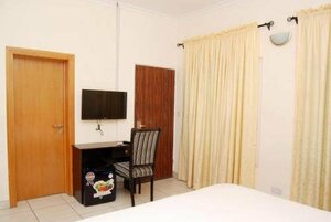 Grandy Suites Hotel (Ishaga), otel  Lagos'tan