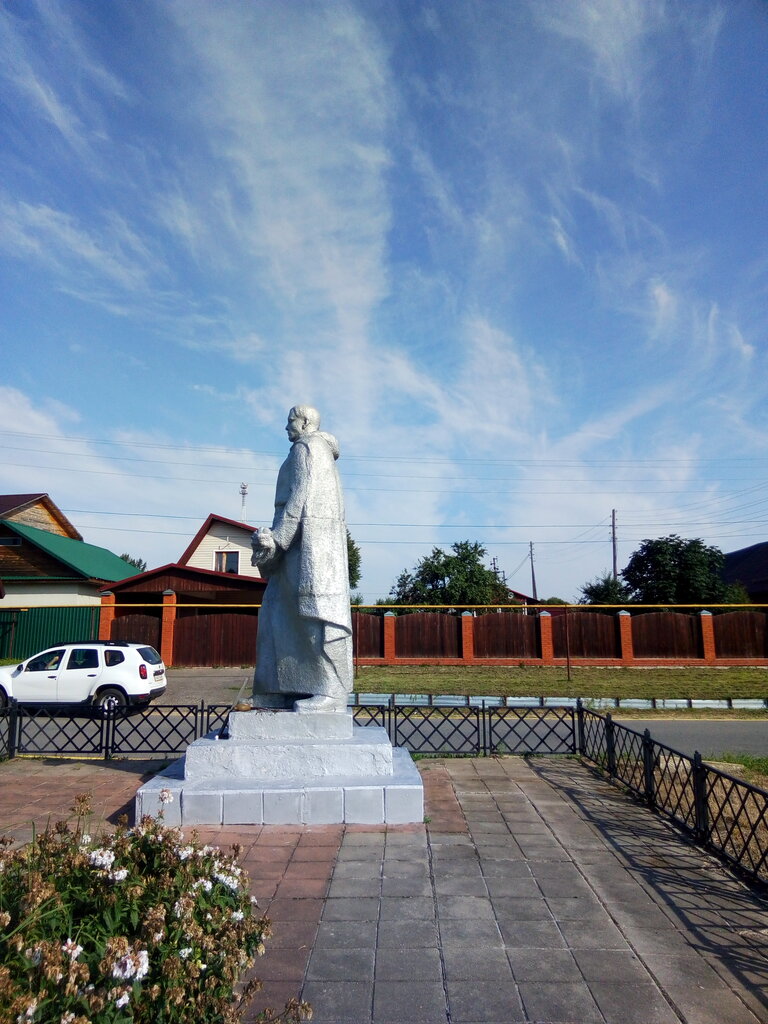 Anıt, heykel Братская могила, Kalujskaya oblastı, foto