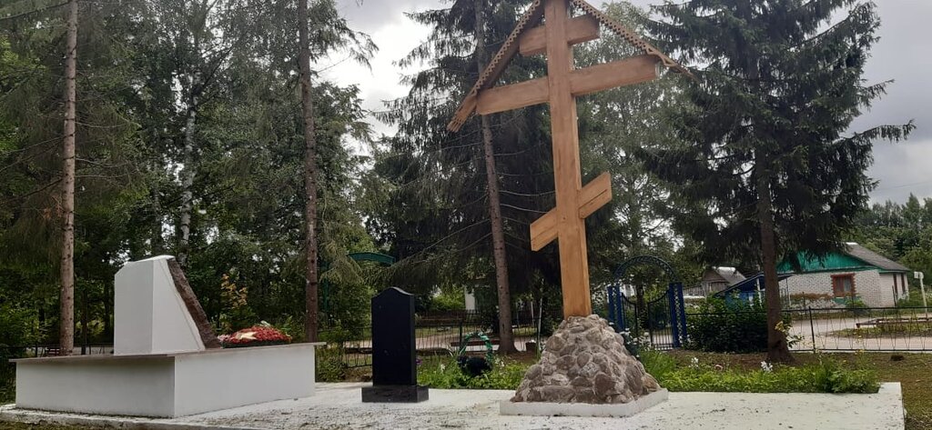 Anıt, heykel Братская могила, Pskovskaya oblastı, foto