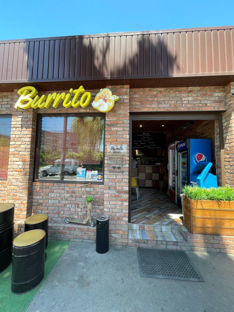 Market Grocery store, Suhum, foto