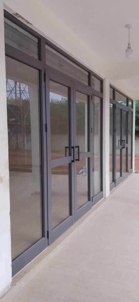 Giyim mağazası Chic and Trendy, Dünya, foto