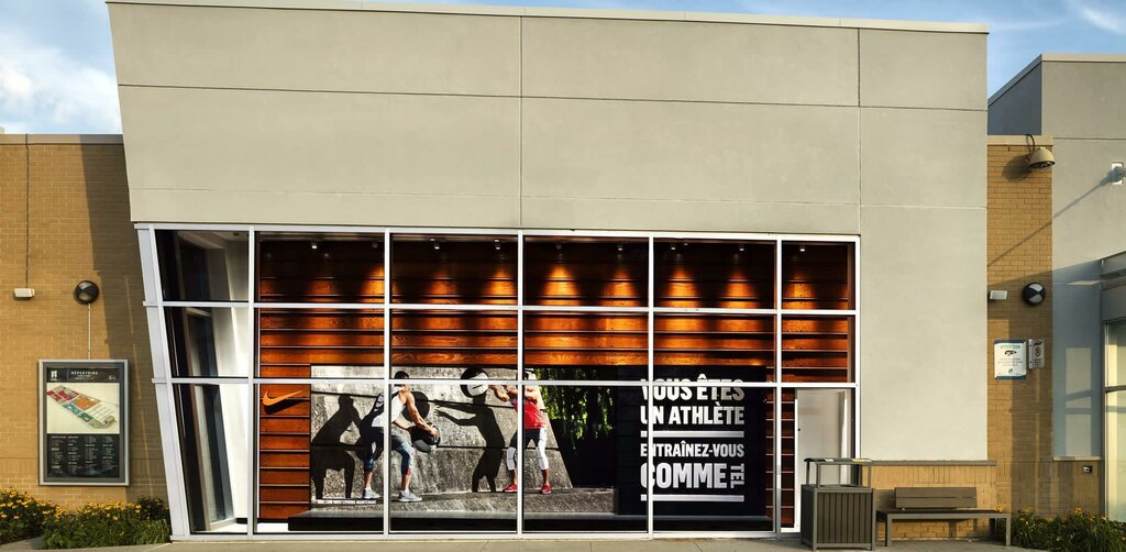 Giyim mağazası Nike Factory Store, Montreal, foto