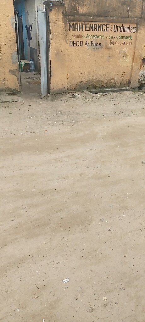 Terziler Maintenance des ordinateurs, Brazzaville, foto