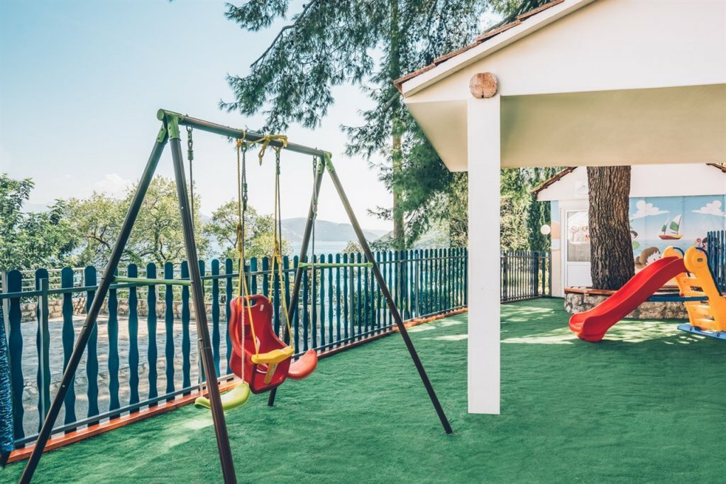 Yeni yerleşim alanlarındaki daireler Doo River Side, Igalo, foto