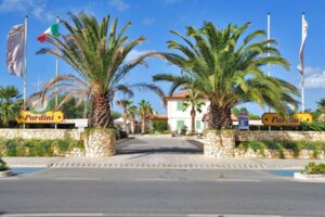 Bagno Pardini Beach Club & Restaurant (Tuscany, Lucca, Pietrasanta, Lido di Camaiore), plaj  Toskana'dan