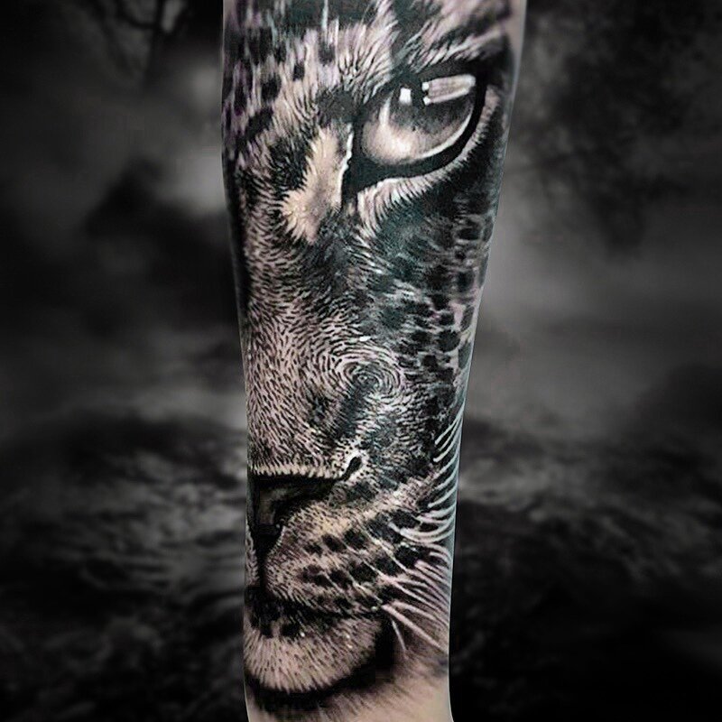 Dövmeciler Tattoomishamakeev, Saratov, foto