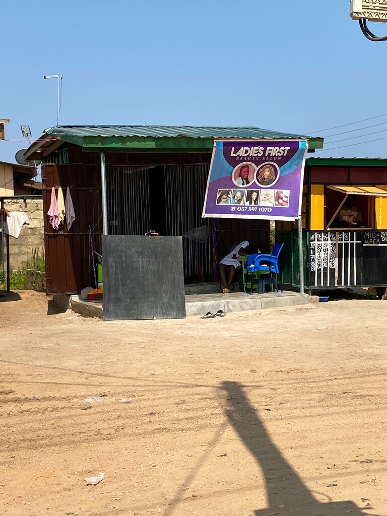 Güzellik salonu Ladies First Beauty Salon, Dünya, foto