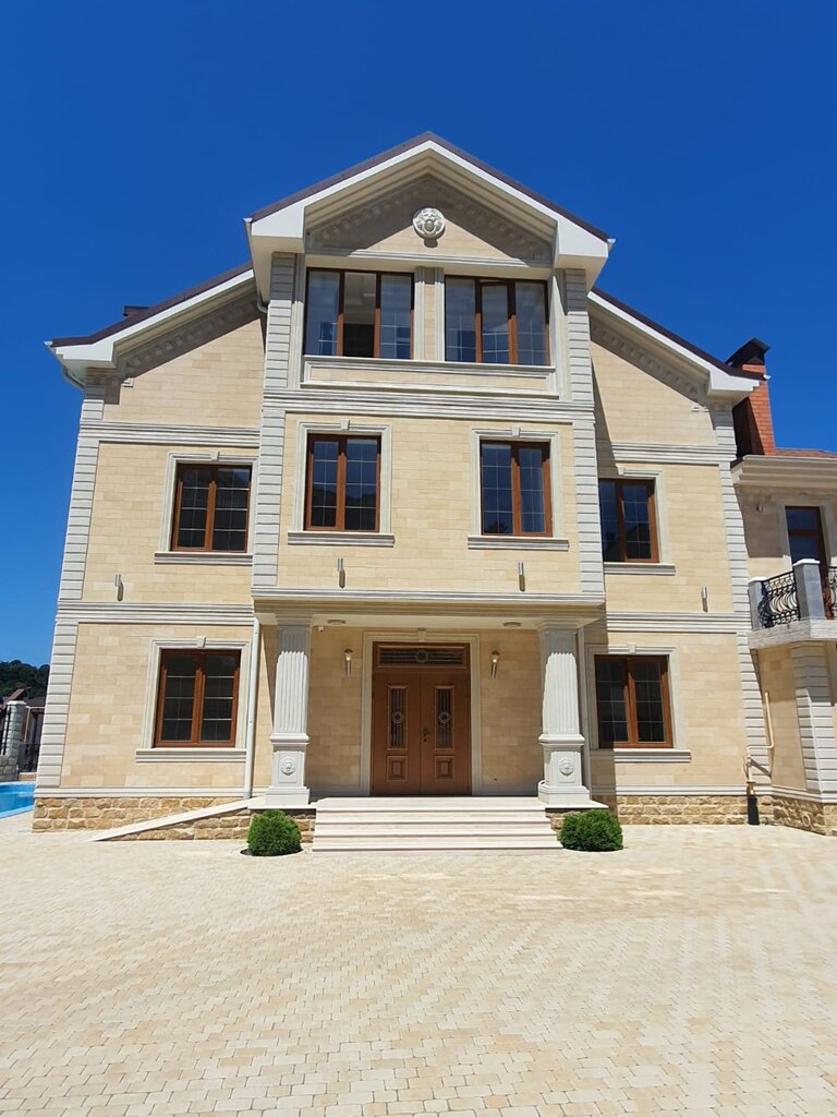 Taş ürünler ve yapılar Mir kamnya, Soçi, foto
