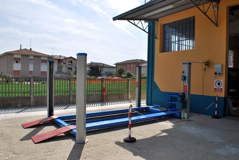 Otomobil servisi Autoriparazioni Valazza, Piyemonte, foto
