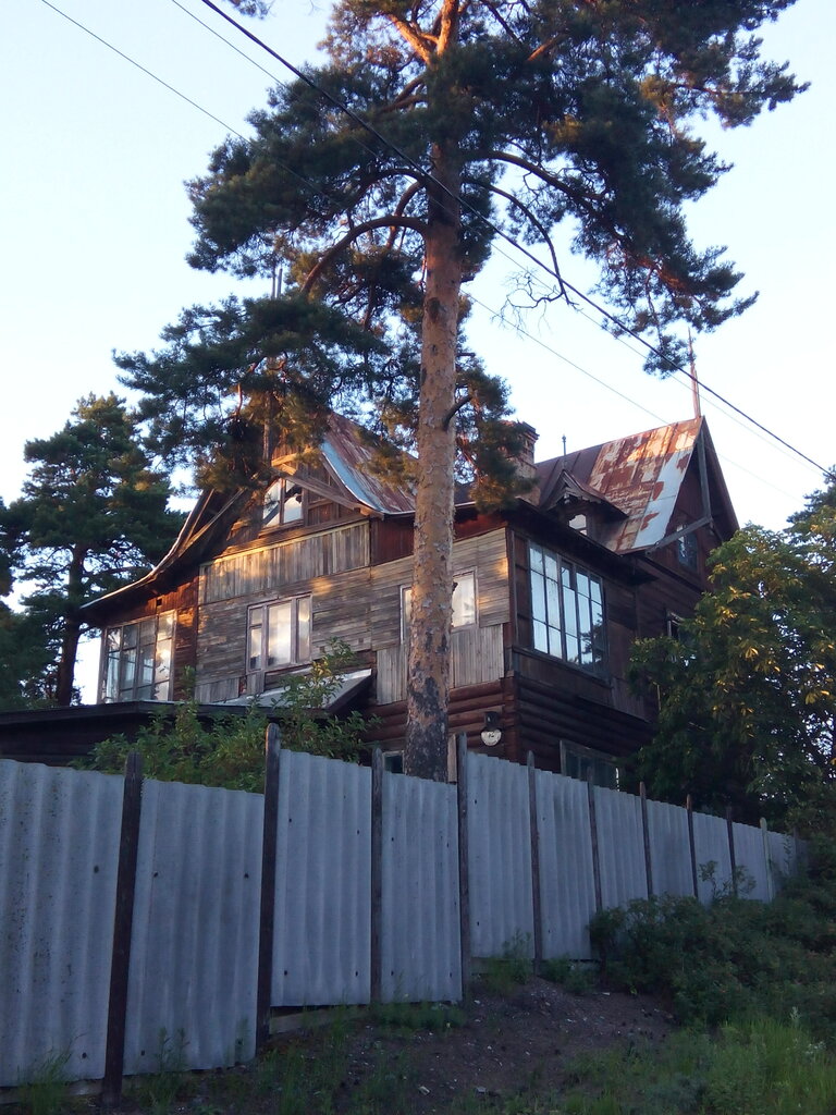 Turistik yerler Дом подполковника Л.Ф. Фёдорова, Sestroretsk, foto