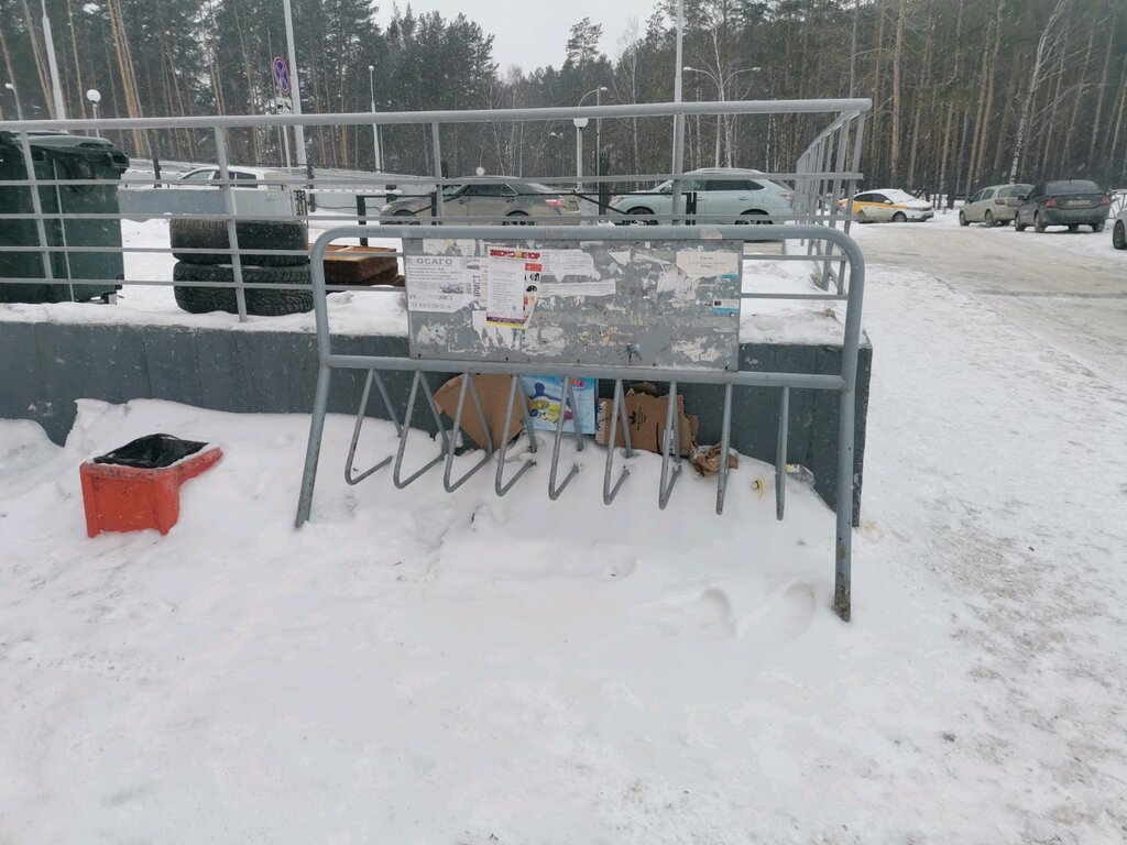 Bisiklet park yerleri Велопарковка, Yekaterinburg, foto