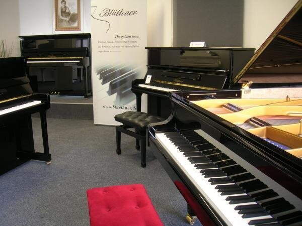 Müzik enstrumanların tamiri Klavierfachbetrieb Zifreind E. U., Innsbruck, foto