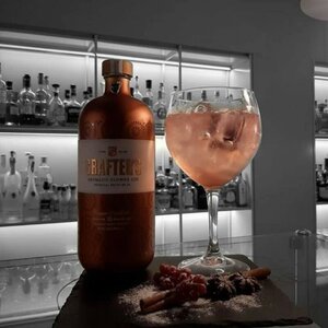 Quota 7 Lounge Bar (Apulia, Foggia, la città di Manfredonia, Lungomare Nazario Sauro), bar  Manfredonia'dan